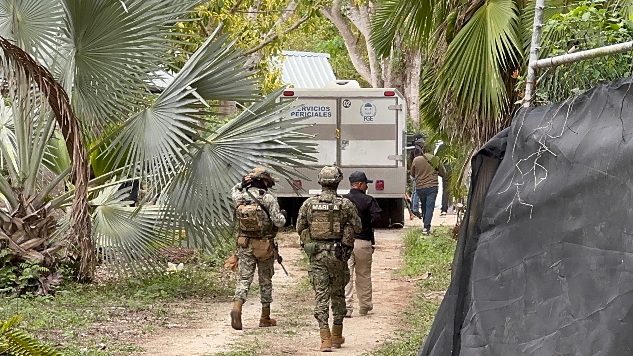 Hallan dos cadáveres en fosa clandestina de rancho ligado a secuestro en Cancún